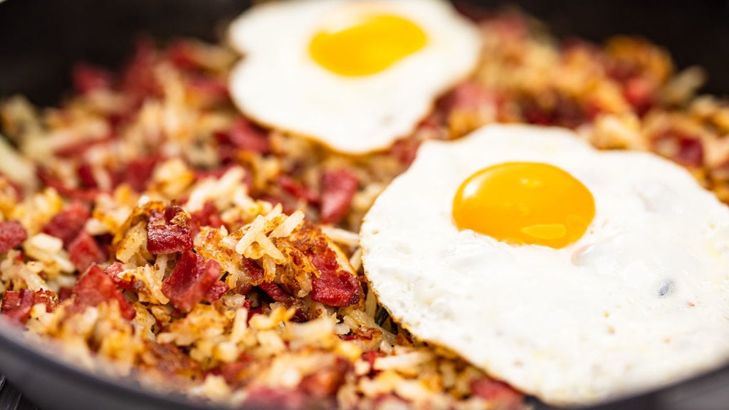 Hearty Beef Breakfast Recipes to Start Your Day Off Right - Just Cook ...