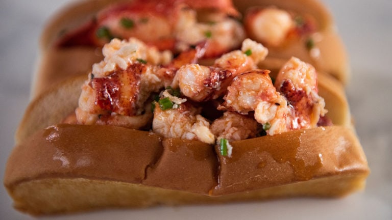 What's the Difference Between Connecticut and Maine Lobster Rolls ...